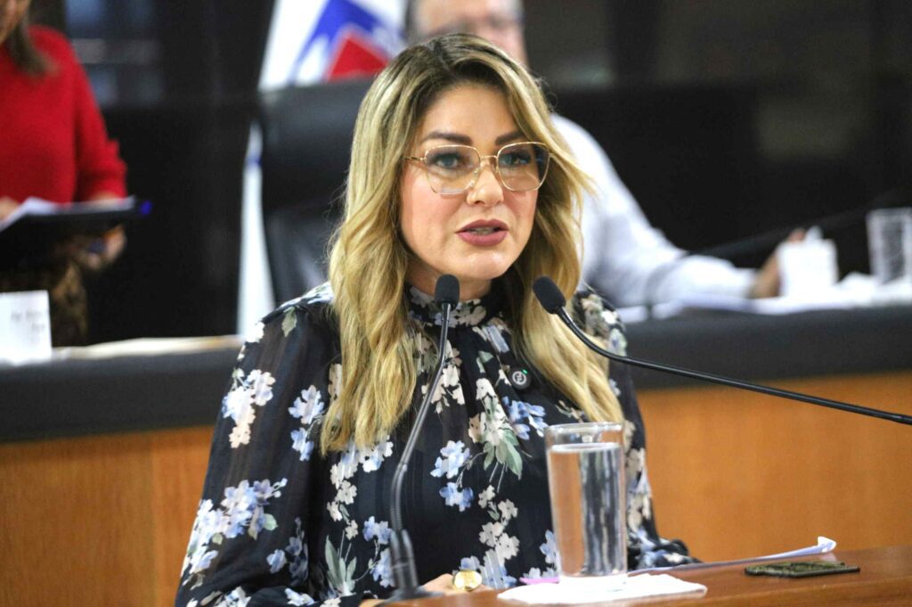 Llaman a la acción para frenar el derrumbe del “Hongo de Balandra” en ...
