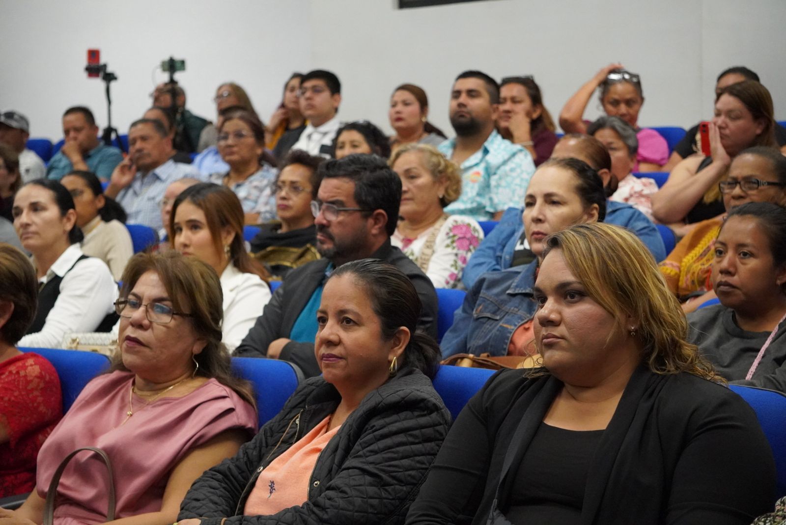 Fortalecen participación ciudadana con nuevos comités vecinales - Las Periodistas