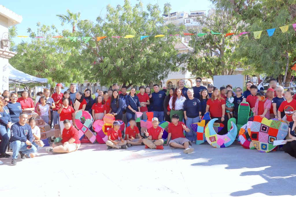 Alumnas y alumnos del CAM realizan “Graffiti Tejido” para sensibilizar ...
